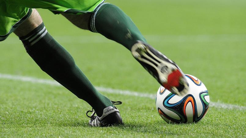 Un joueur assassine l'arbitre après avoir reçu un carton rouge Un joueur assassine l'arbitre après avoir reçu un carton rouge