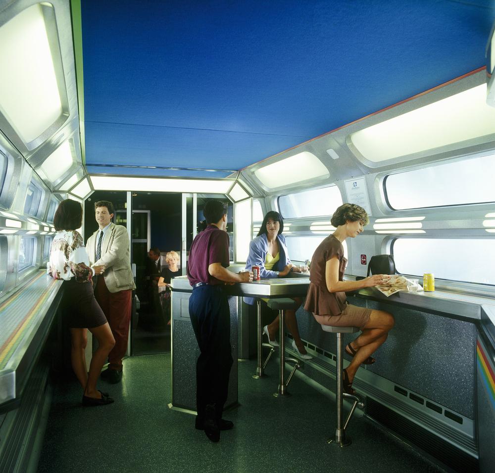 Départs en vacances : à quoi ressemblaient les voitures-bars des TGV il ...