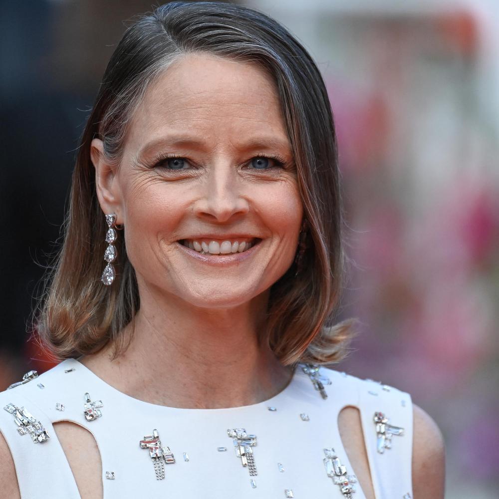 Caroline Ida Ours : «Assumer ses cheveux blancs est devenu un nouveau ...