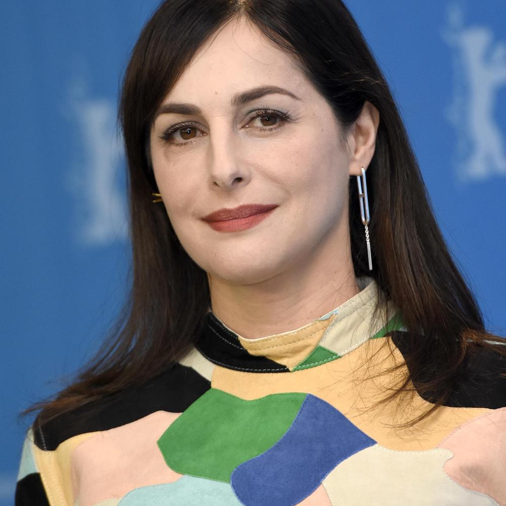 Avant/ Après : la mannequin Caroline Ida Ours prouve qu'on peut tout ...