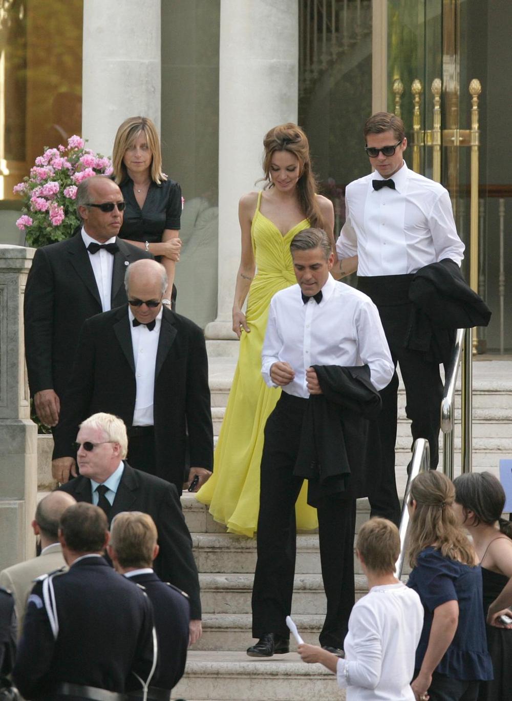 Frédéric Mitterrand déguisé en Brad Pitt : les photos qui gênent déjà