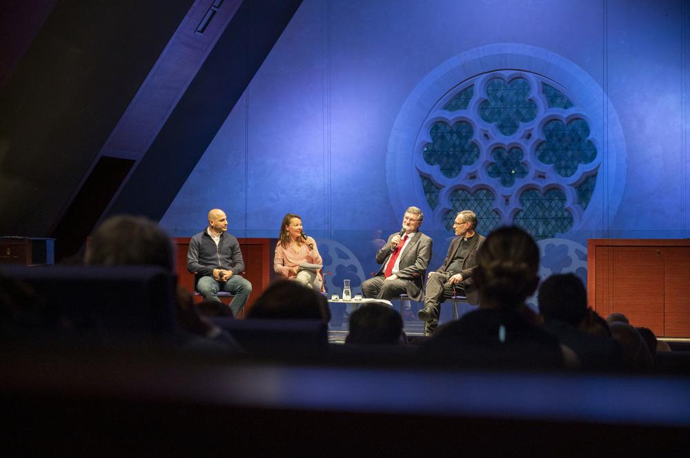 Théâtre, concert, table-ronde : revivez la soirée Charles de Foucauld ...