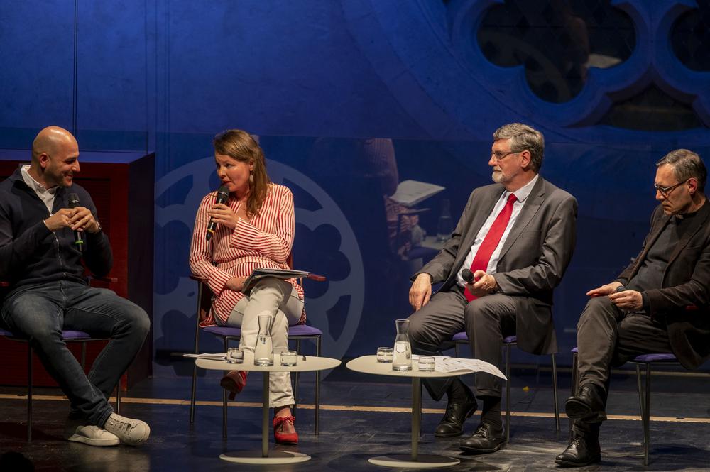 Théâtre, concert, table-ronde : revivez la soirée Charles de Foucauld ...