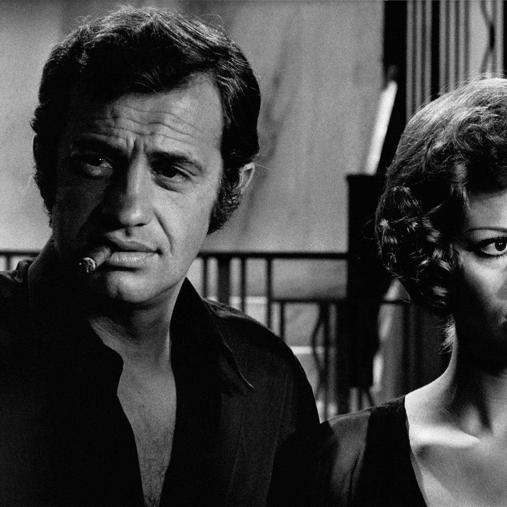 Les Larmes De Stella La Fille Cadette De Jean Paul Belmondo Lors De L