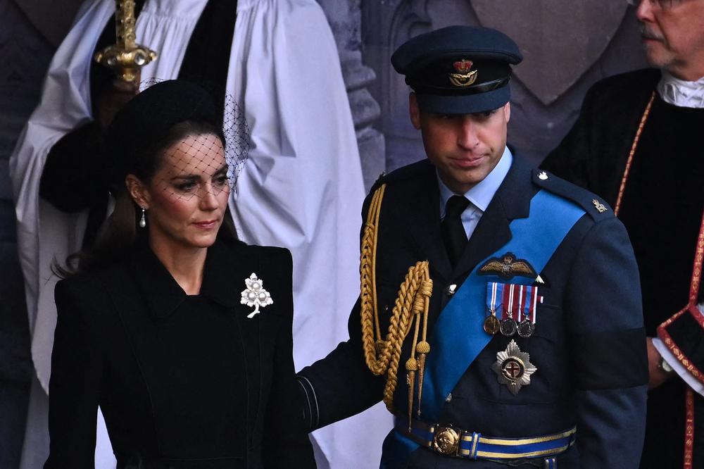 Kate, William, Meghan et Harry : en photos, la marche funèbre des «Fab ...