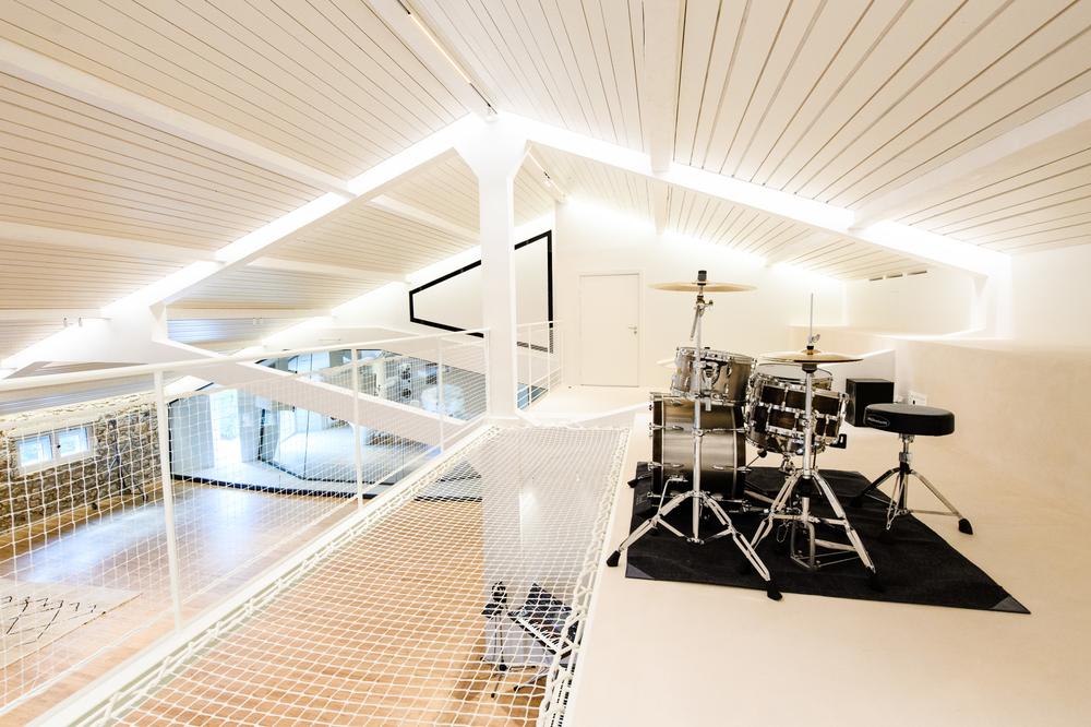 Le studio de Brad Pitt en Provence en photos inédites