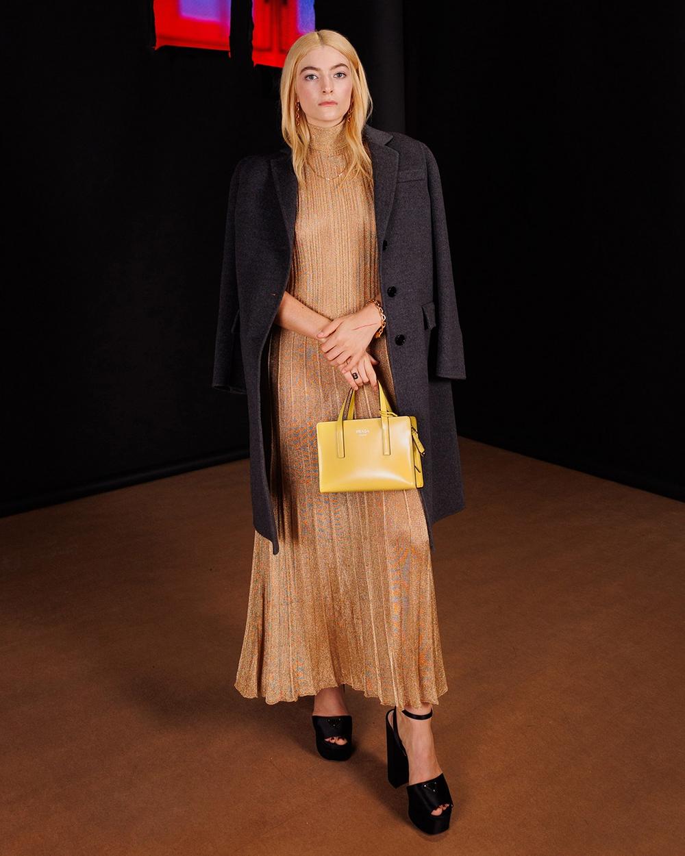 En photos : ces stars qui ont adopté la robe col roulé cet automne