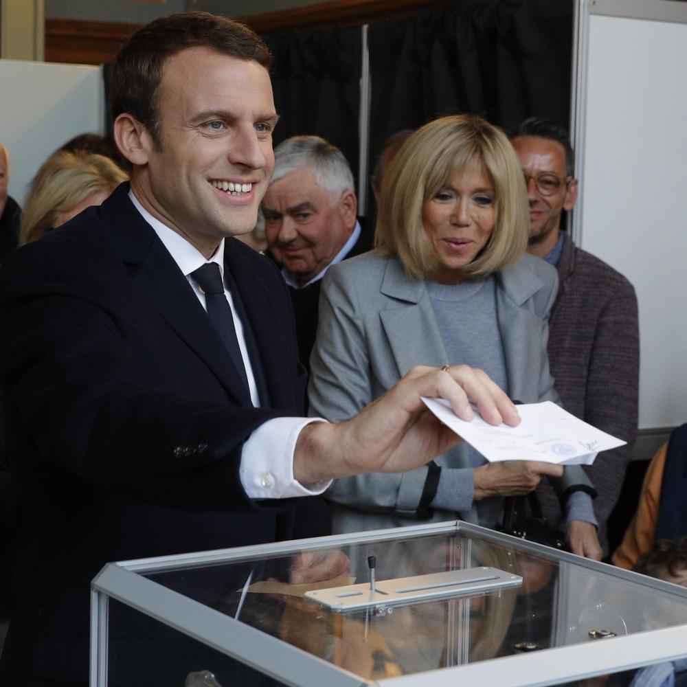 Brigitte et Emmanuel Macron : 15 ans de mariage, de l'ombre à la lumière