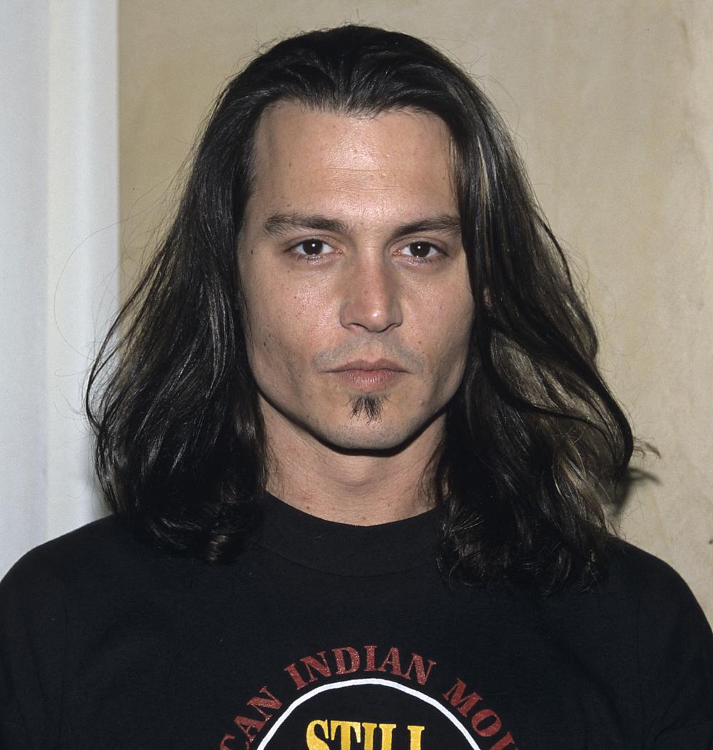 La métamorphose physique de Johnny Depp en 25 photos