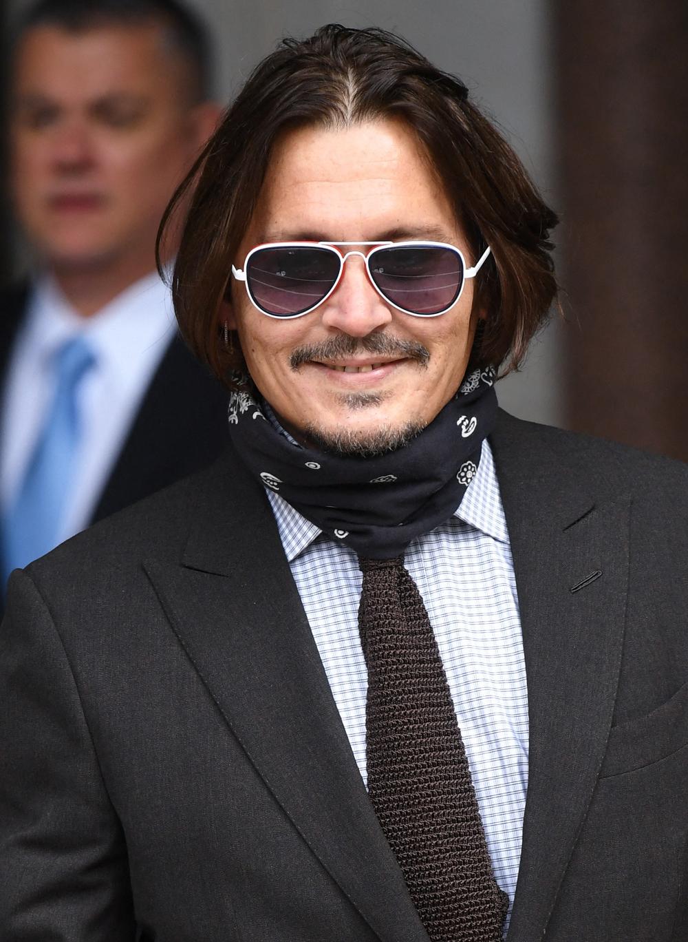 La métamorphose physique de Johnny Depp en 25 photos