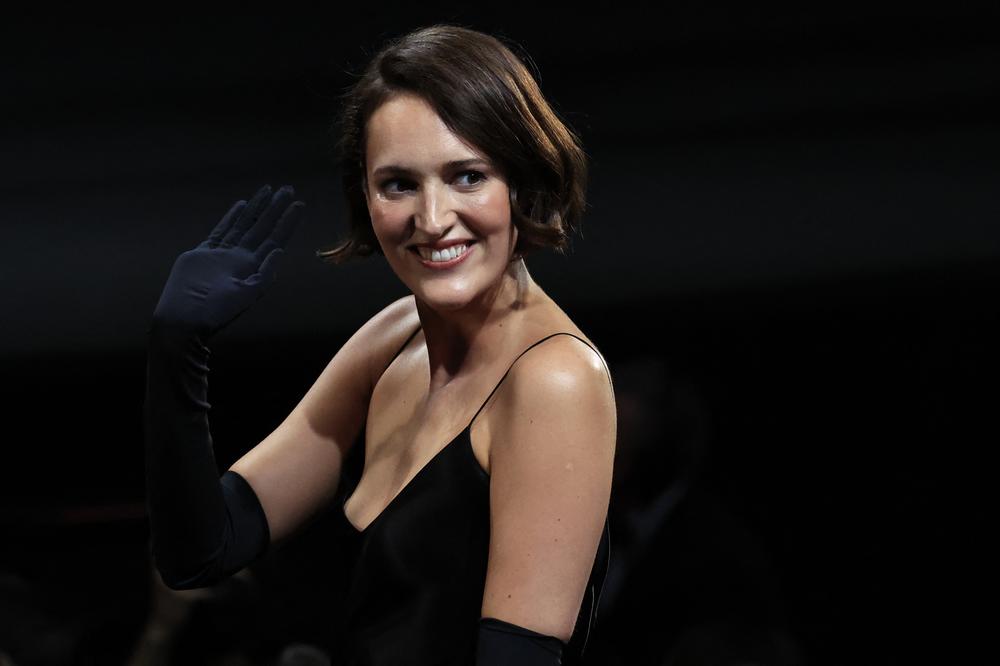 Ce regard taquin d'Harrison Ford devant la beauté de son épouse, avant ...