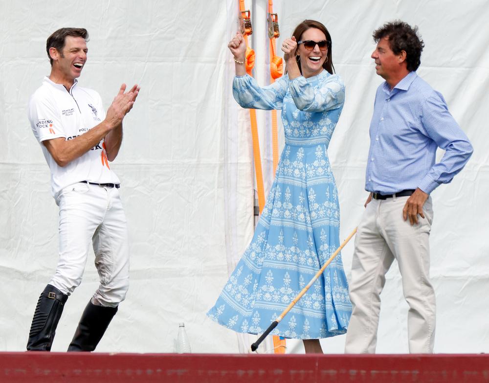 Le rare baiser de Kate et William lors d’un match de polo, le même que ...