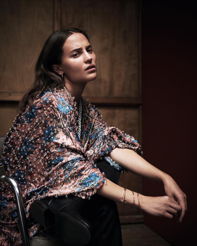 Alicia Vikander : «Les gens aiment nous voir évoluer sur les tapis ...