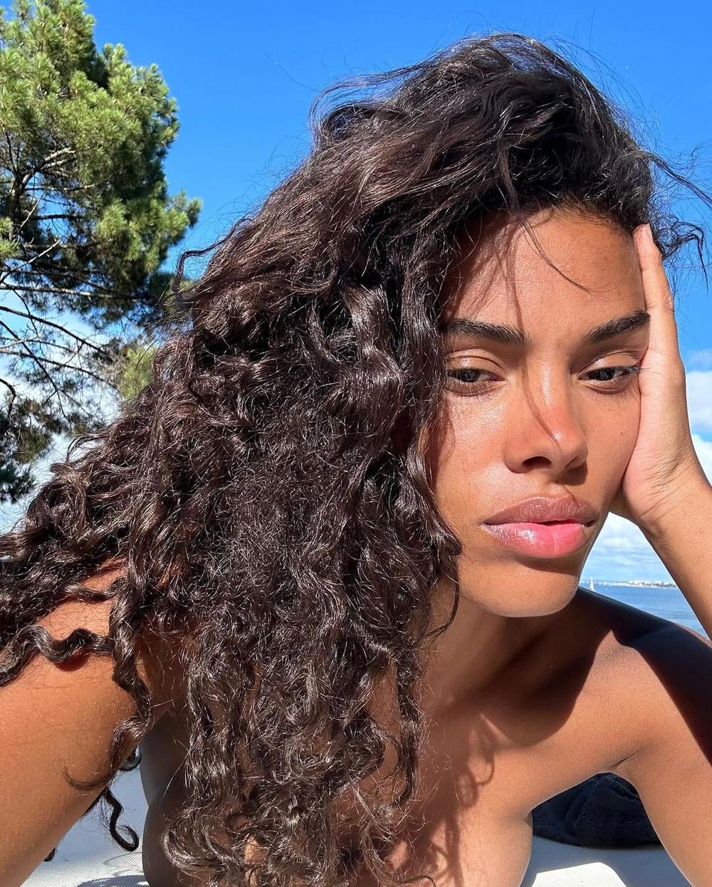 «Voici 52 ans. Pas de maquillage. Pas de filtre» : Alyssa Milano se ...