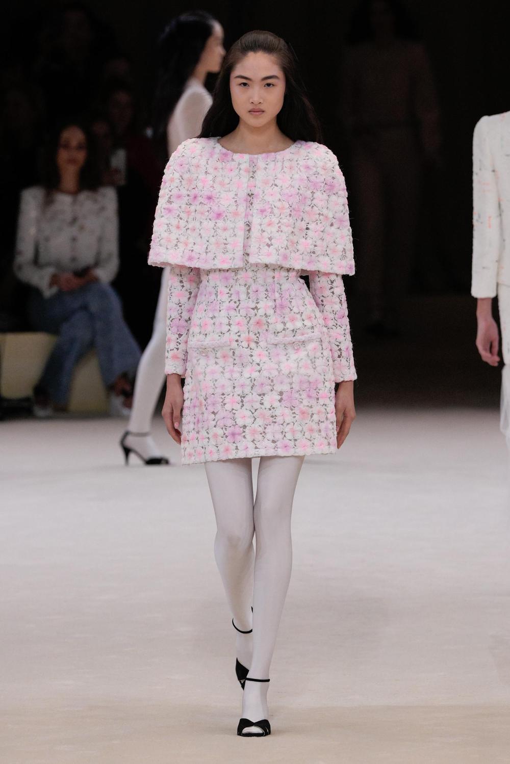 Le bouton, ce détail qui sublime la collection haute couture de Chanel