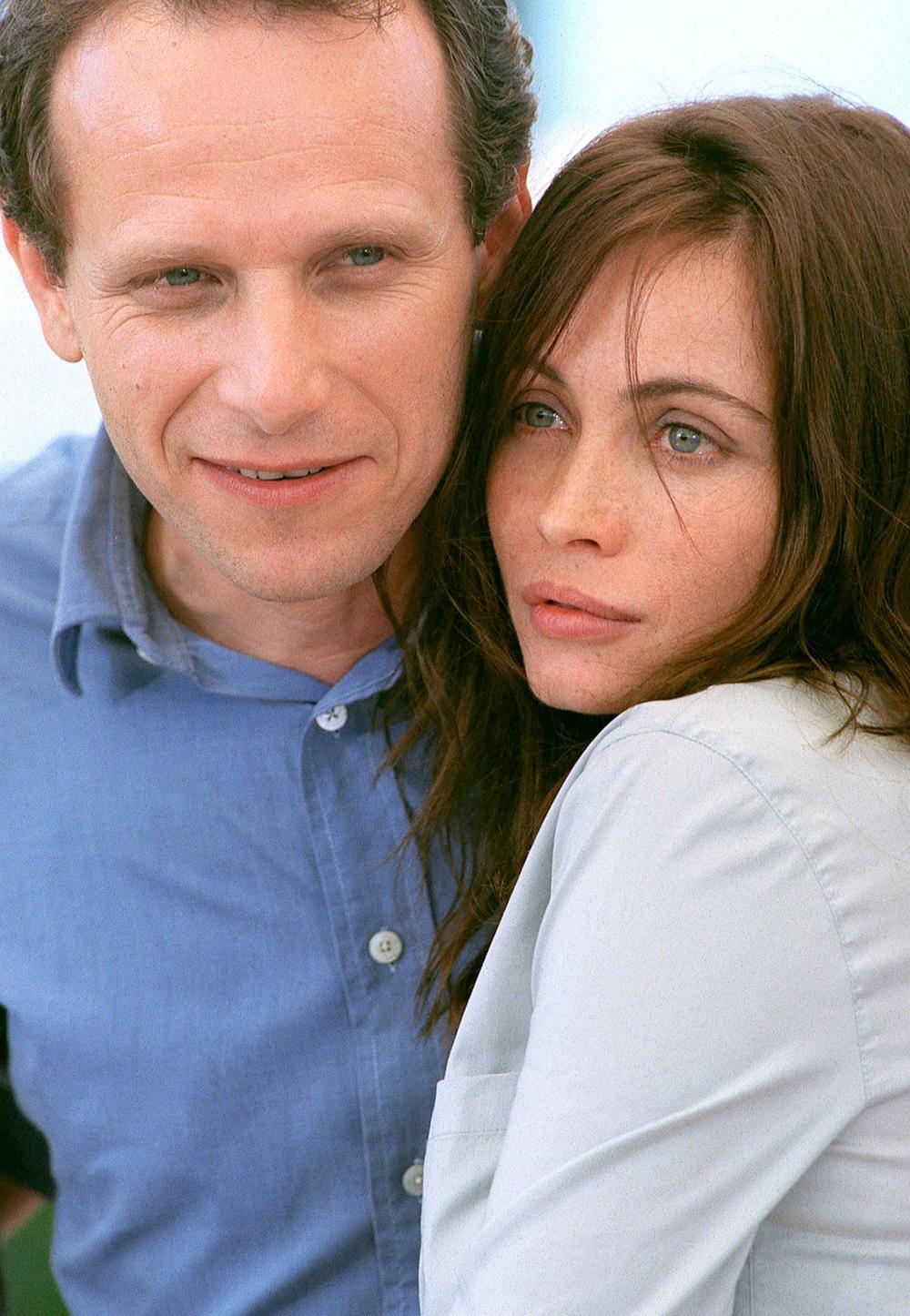 Emmanuelle Béart et Frédéric Chaudier, plus amoureux que jamais sur le ...