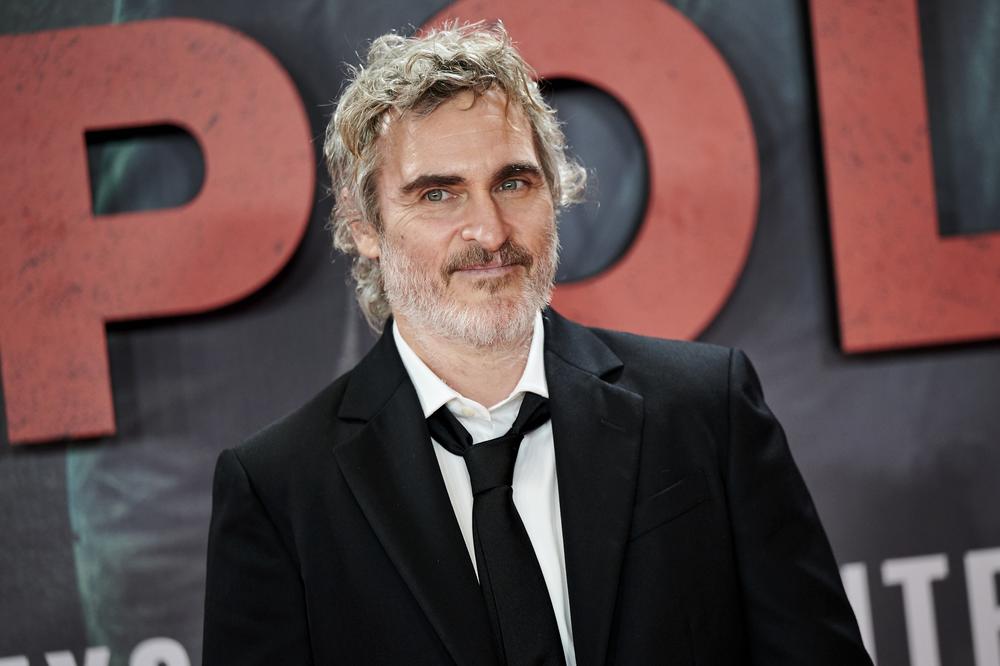 «Charlize Trrron», «Ouitcheurd Guire»... Petit guide de prononciation ...