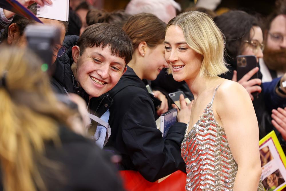 «Charlize Trrron», «Ouitcheurd Guire»... Petit guide de prononciation ...