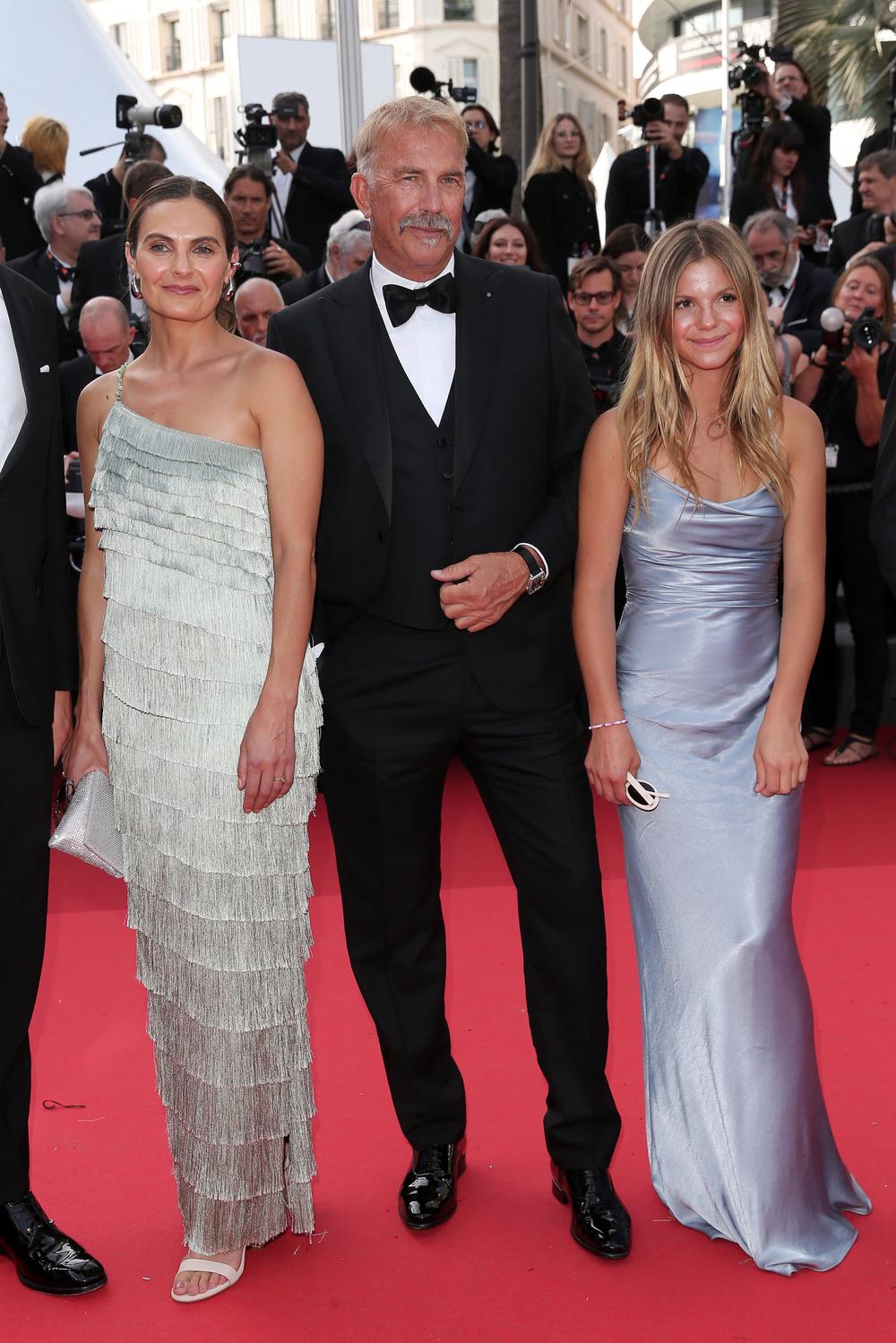 La classe de Kevin Costner et ses 5 enfants, le dos nu de Rachida Dati ...