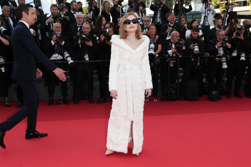 La classe de Kevin Costner et ses 5 enfants, le dos nu de Rachida Dati ...