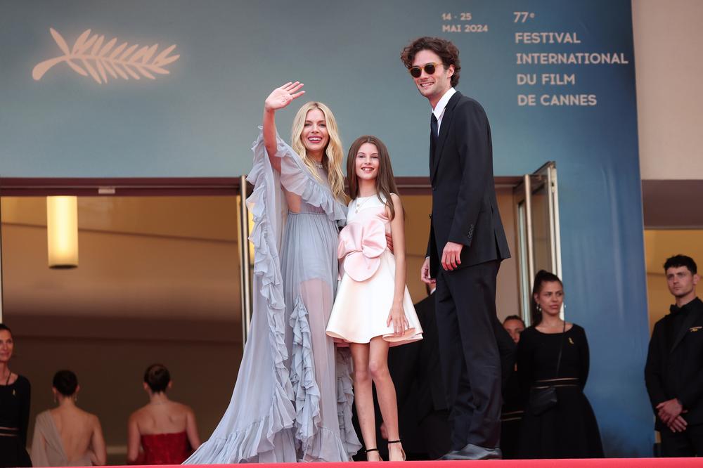 La classe de Kevin Costner et ses 5 enfants, le dos nu de Rachida Dati ...