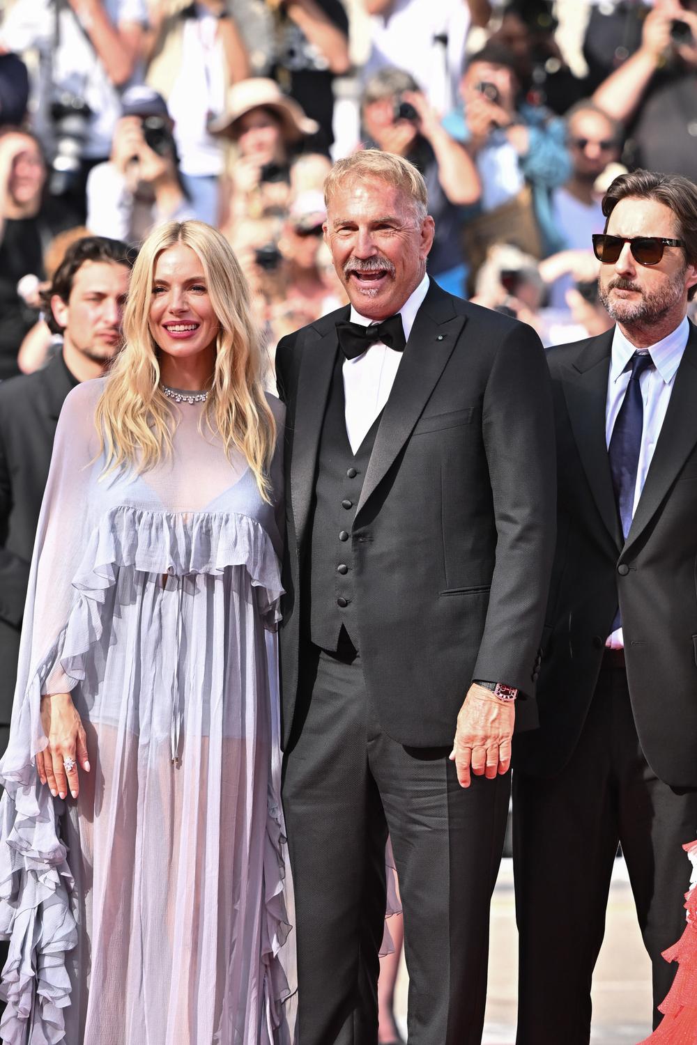 La classe de Kevin Costner et ses 5 enfants, le dos nu de Rachida Dati ...
