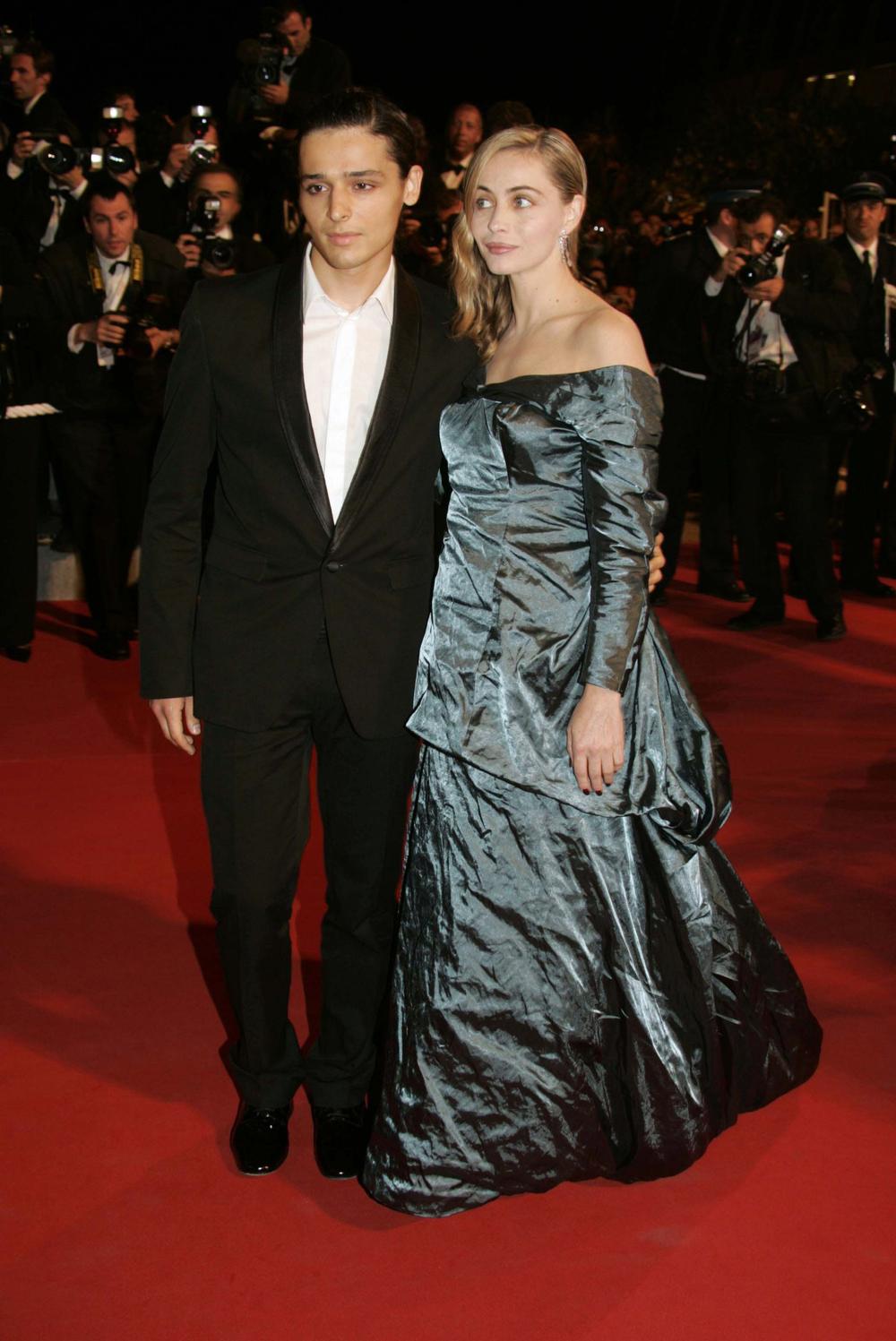 Emmanuelle Béart et Frédéric Chaudier, plus amoureux que jamais sur le ...