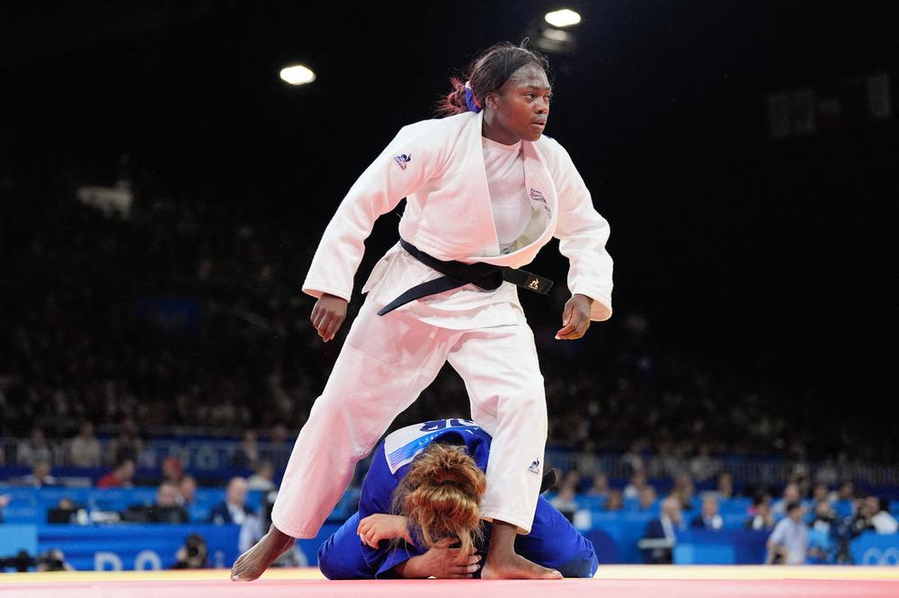 Léon Marchand, Simone Biles, Thomas Ceccon... Voici comment s’habillent ...