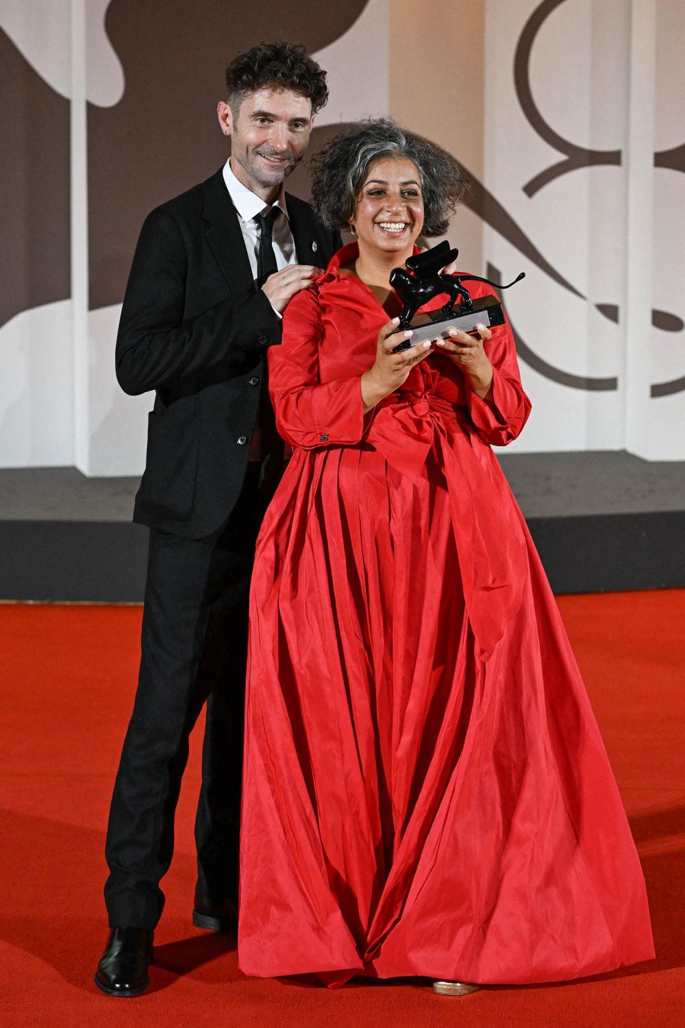 Sienna Miller bottée comme Bardot, Kevin Costner rasé de près, Isabelle ...