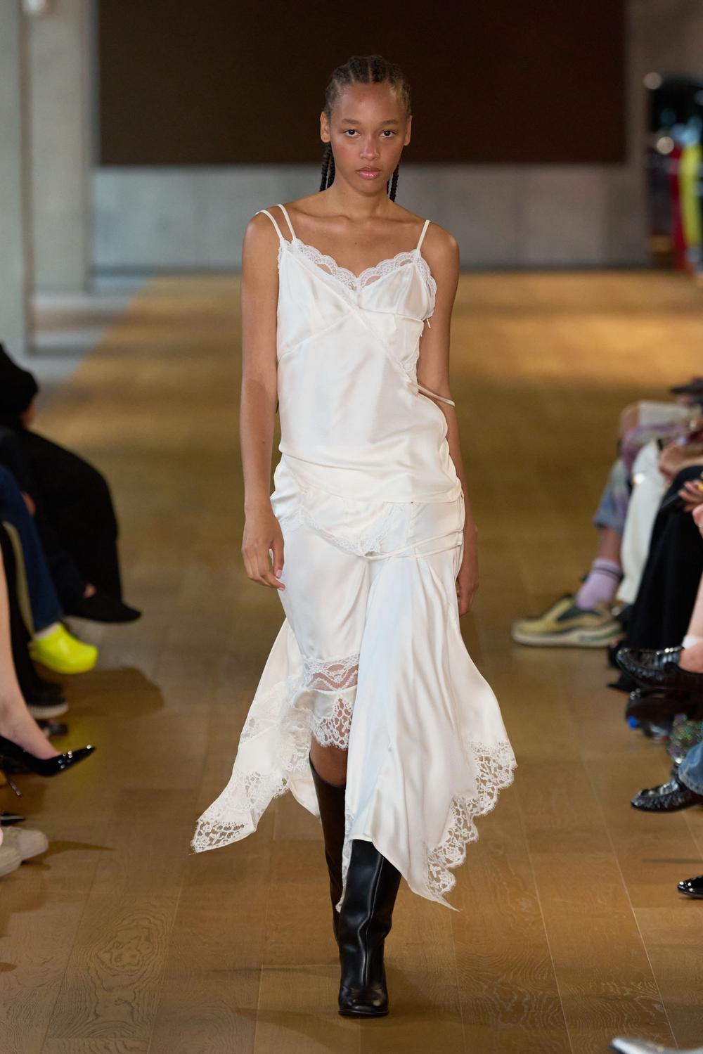 40 robes de mariées printemps-été 2025 qui vont séduire les femmes en quête d’originalité