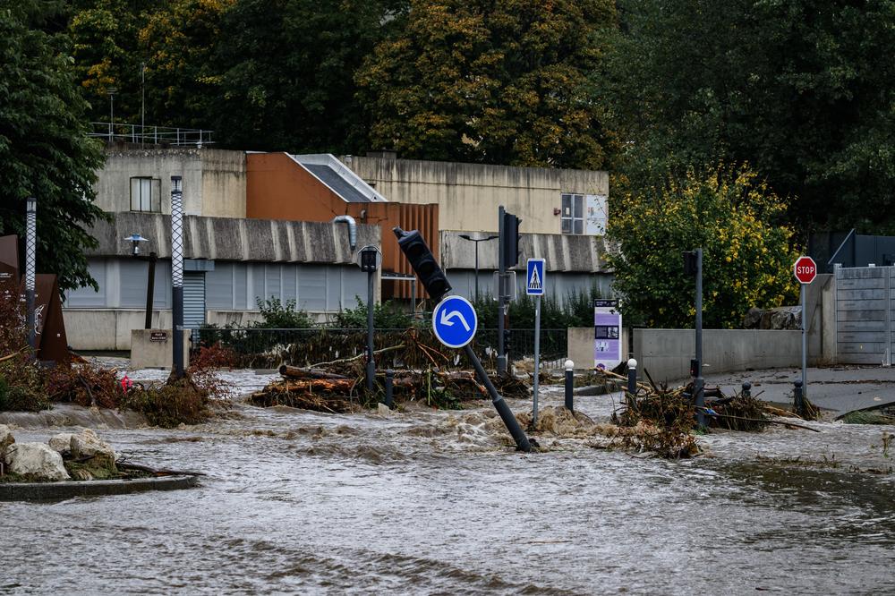 Crues et inondations : les images impressionnantes de la montée des ...