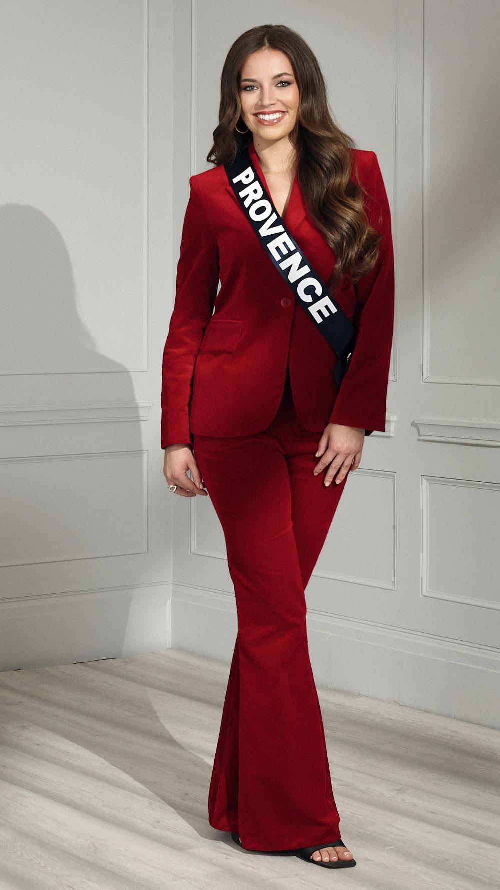 Miss France 2025 : découvrez les photos officielles des 30 candidates