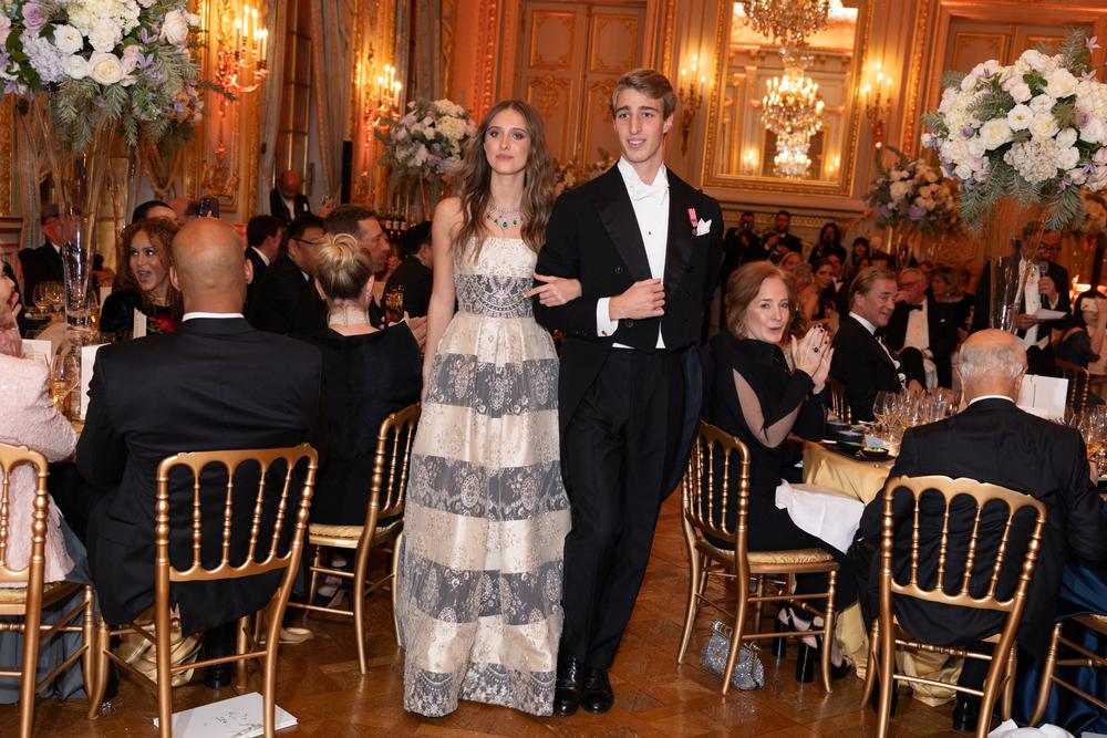 Bal des débutantes 2024 : les photos d’une soirée époustouflante à ...