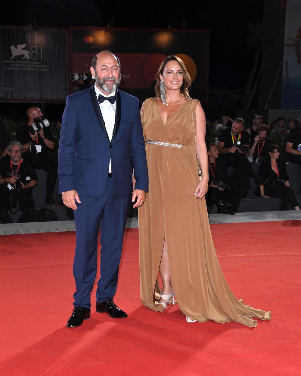 Kad Merad et Julia Vignali amoureux : les plus belles photos du couple