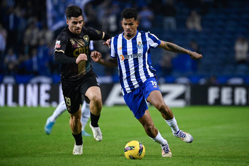 «Kvara» au PSG, Manchester City casse sa tirelire, folies de l’Arabie ...