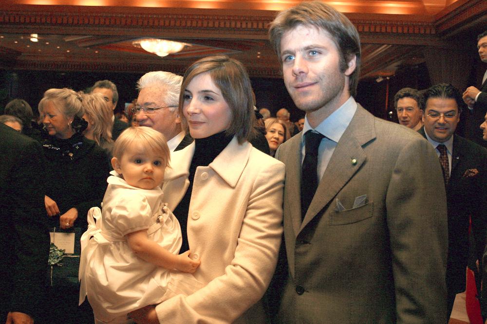 Après s’être exposé avec Adriana Abascal, Emmanuel-Philibert de Savoie annonce officiellement ...