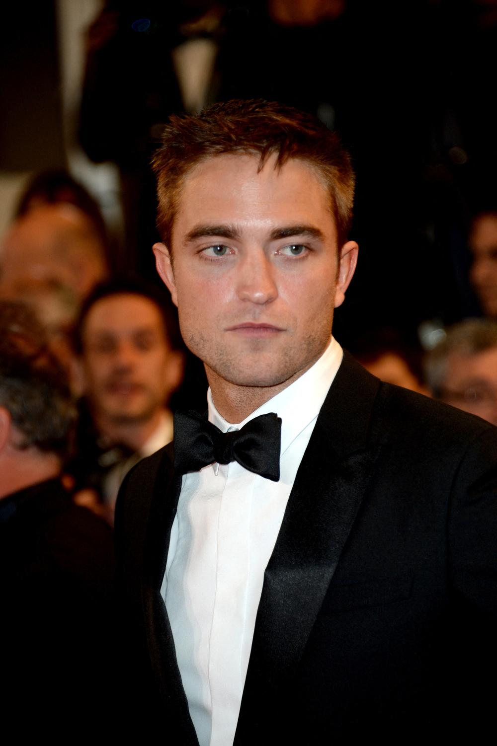 Toutes ces fois où Robert Pattinson a monté, avec élégance, les marches ...