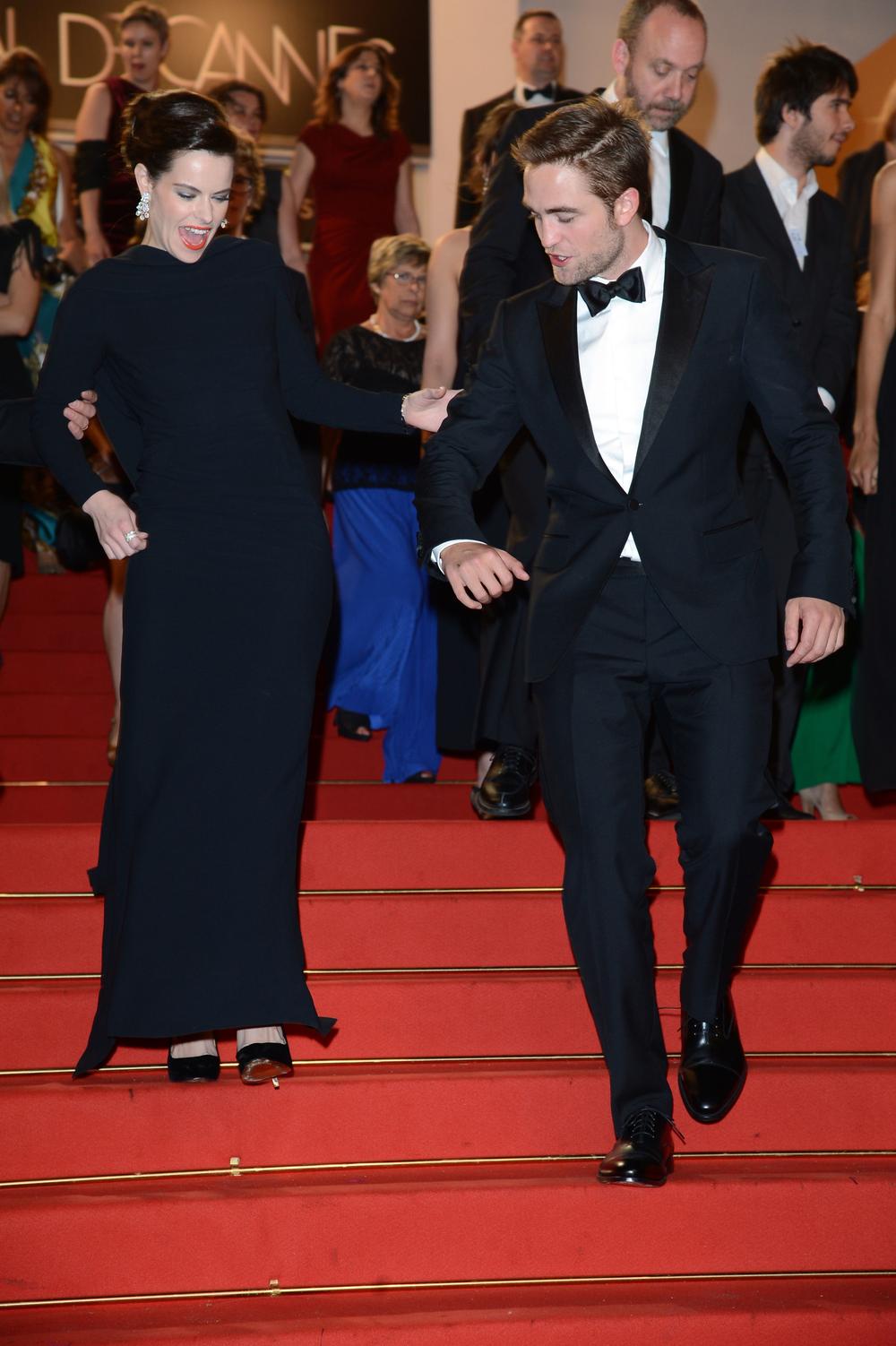 Toutes ces fois où Robert Pattinson a monté, avec élégance, les marches ...