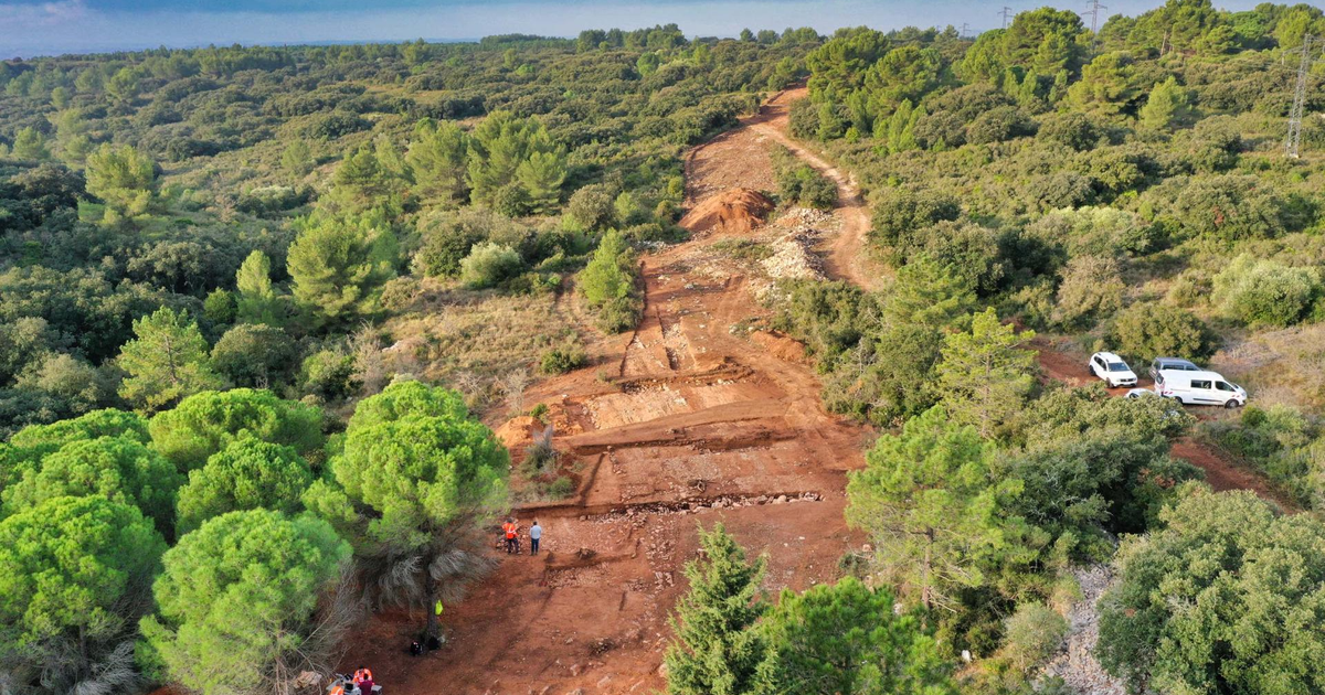 Une section de la via Domitia, l'autoroute romaine du sud de la Gaule ...