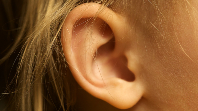 Écouter ou entendre : quel mot choisir