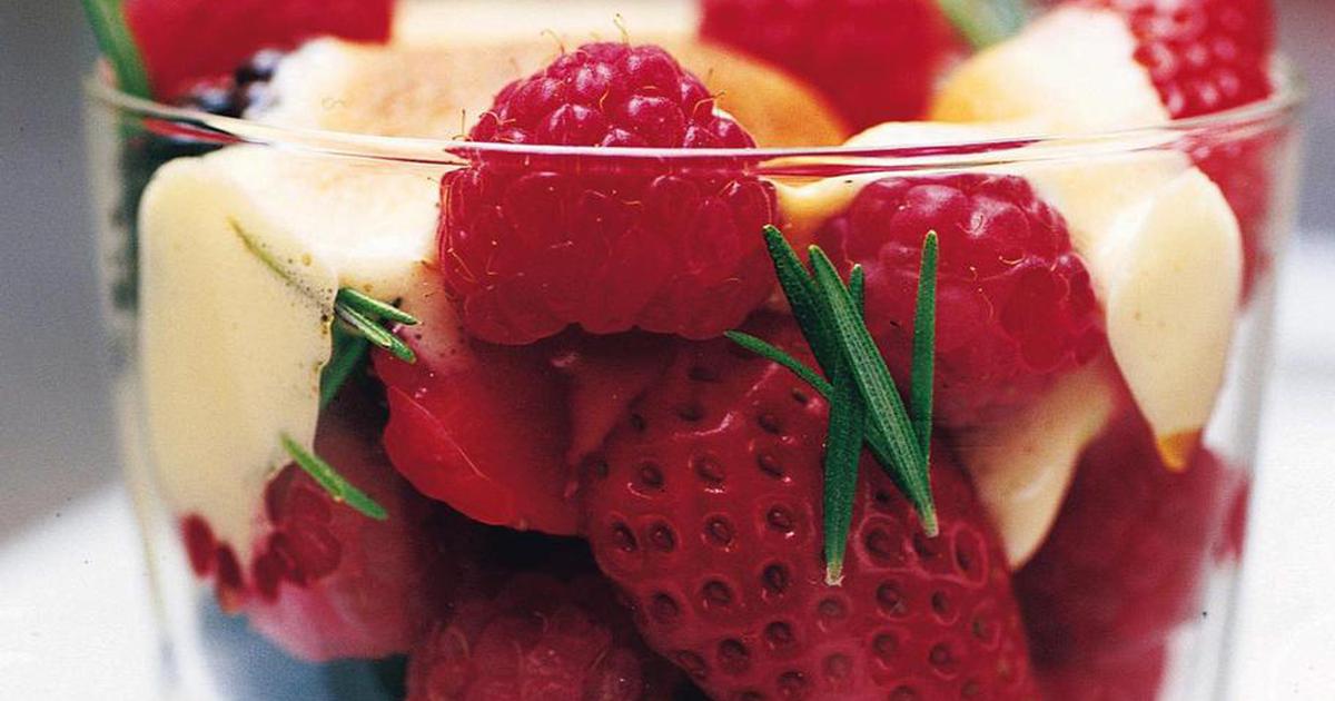 Gratin aux fruits rouges au romarin