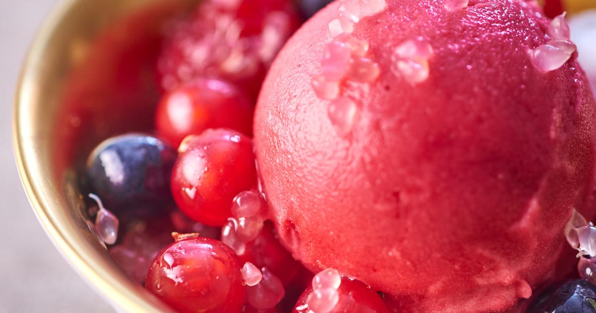 Salade de fruits rouges et sorbet cassis