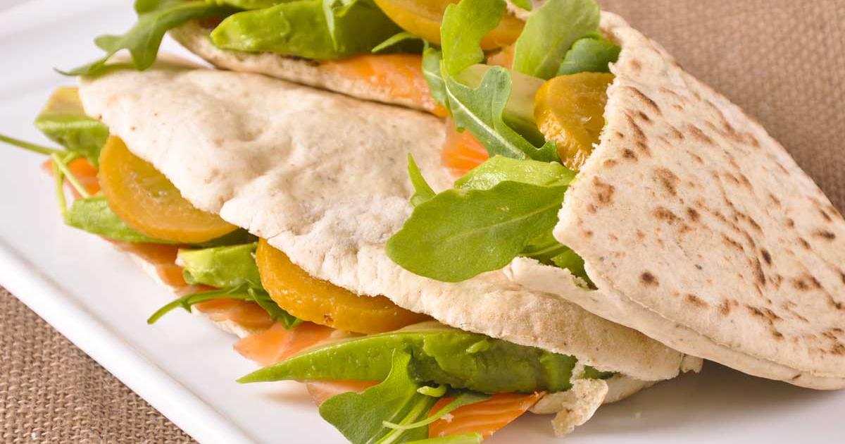 Pita de saumon, avocat et citron confit