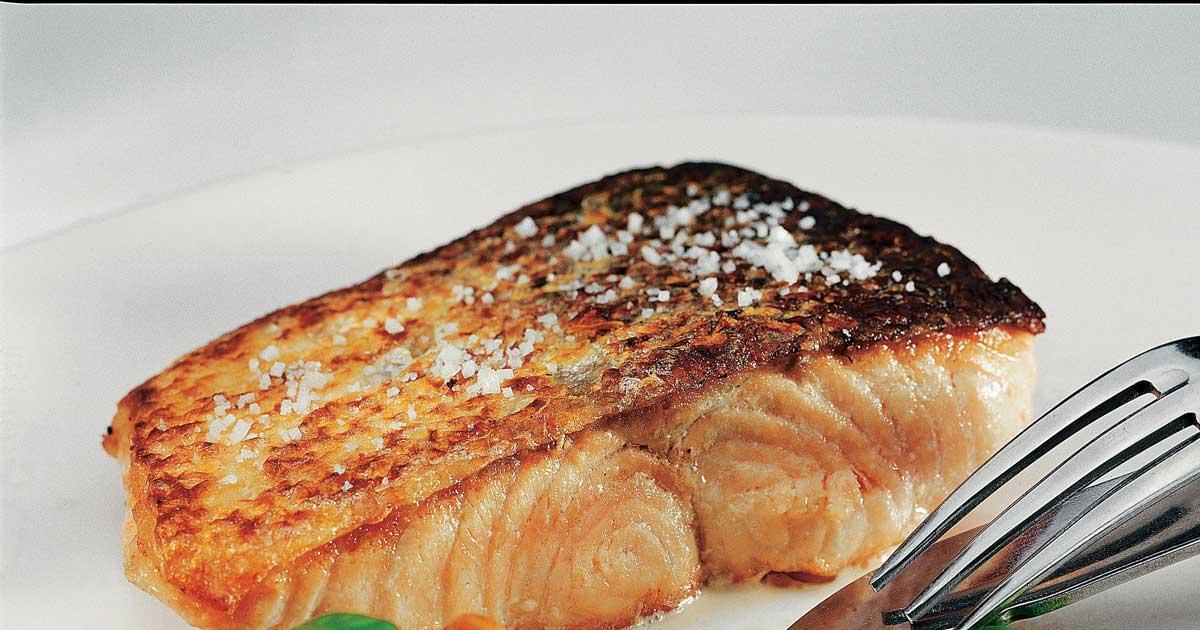 Saumon rôti et petits choux