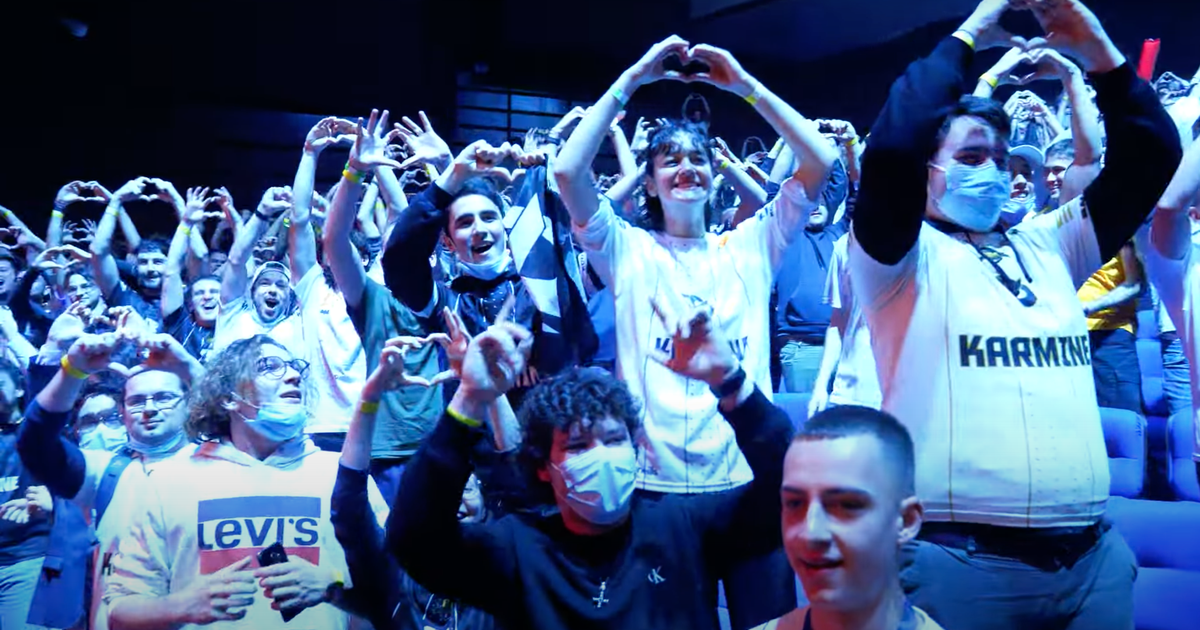 "Here is Paris!", Tifos and rooming: meet the fans of Kcorp, the first ...