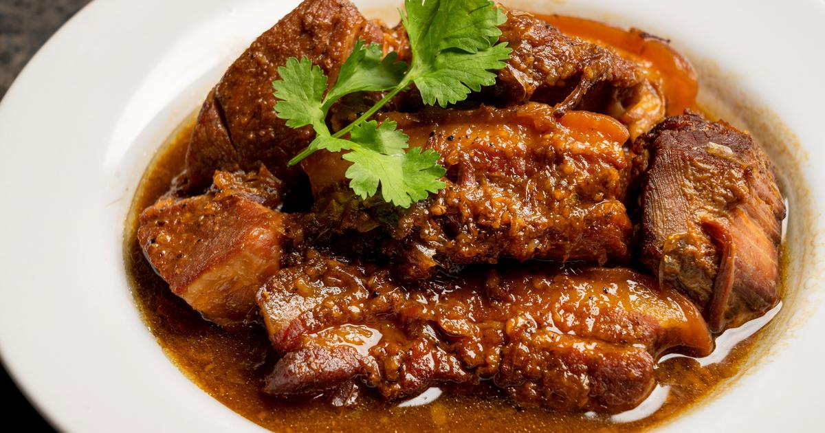 Porc braisé, sauce de haricots rouges