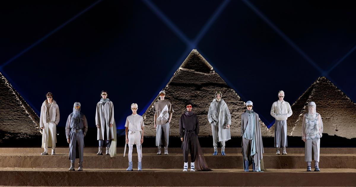 Dior fait défiler sa collection homme au pied des pyramides d'Égypte
