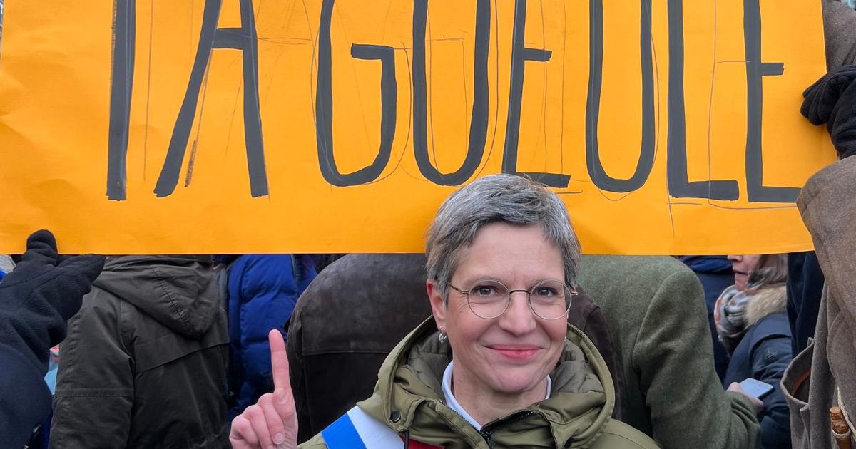 «Sardou ta gueule», Sandrine Rousseau règle ses comptes avec le chanteur