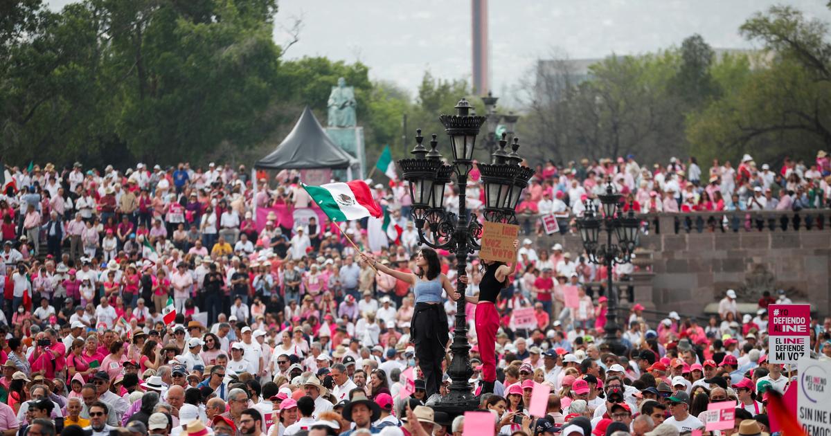Mexique : nouvelle manifestation de l'opposition contre la réforme ...