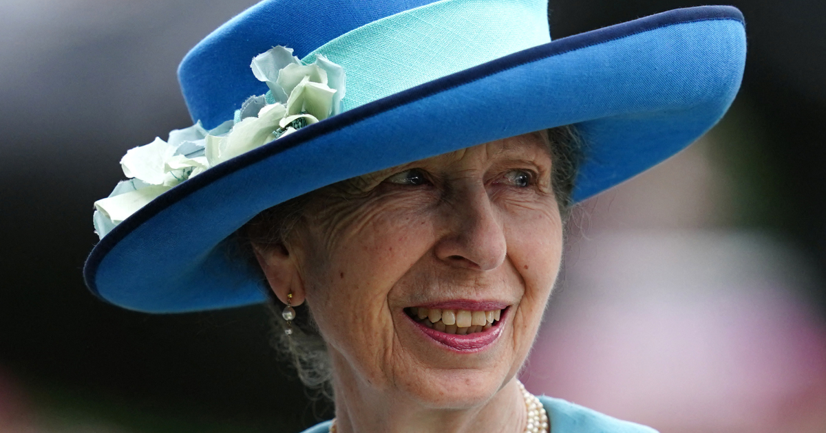 Le temps passe, son élégance reste : la princesse Anne, 72 ans ...